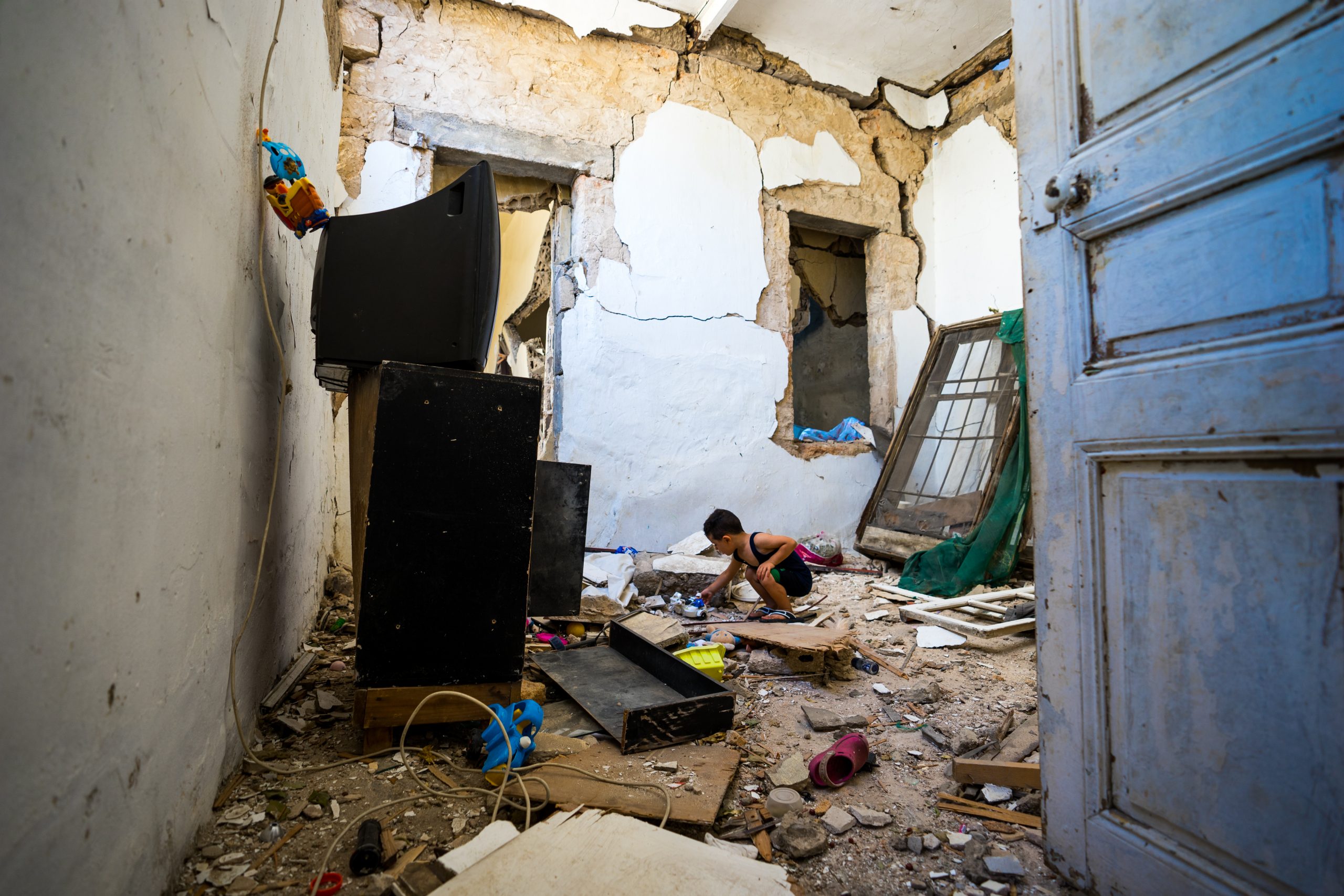 Forgotten quarter: Beirut blast survivors in the Karantina neighborhood ...