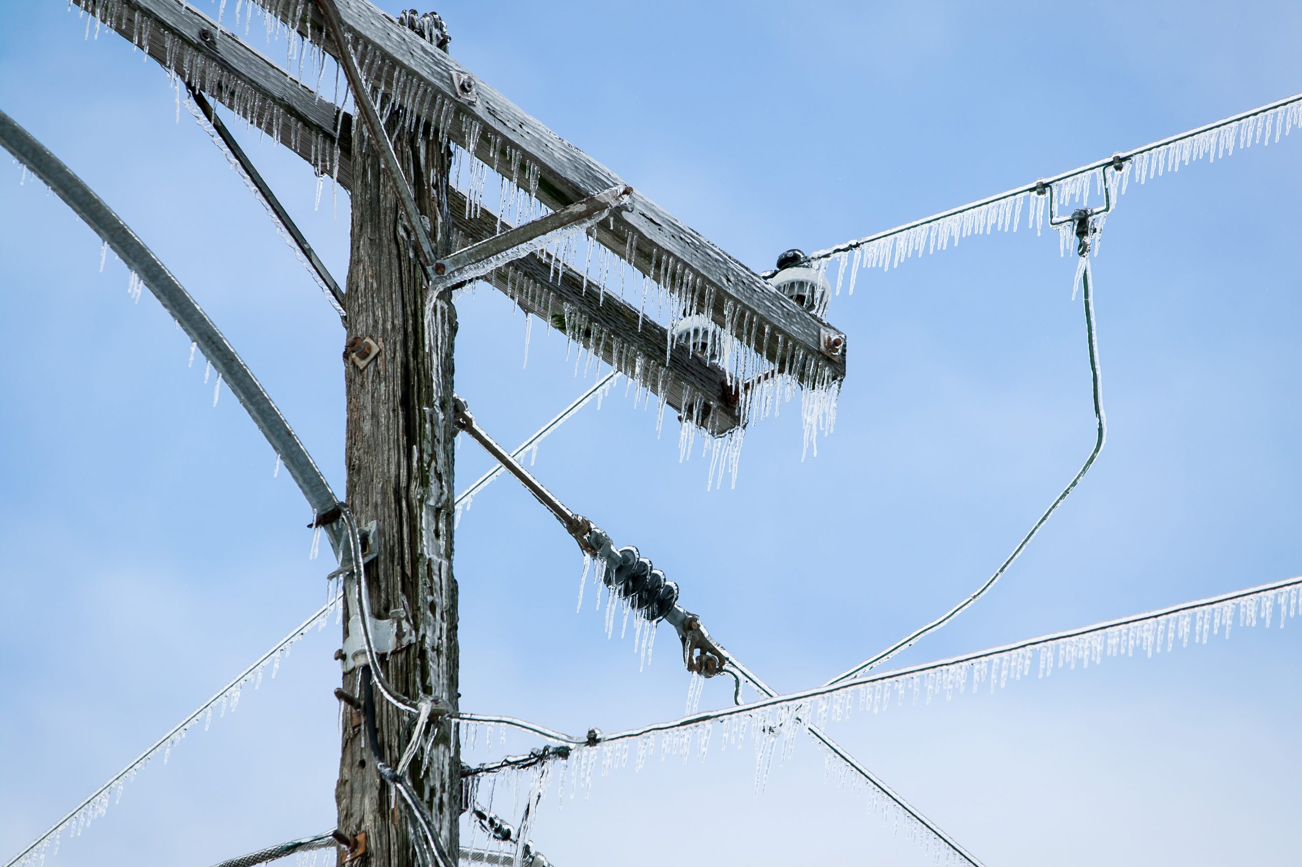 Electricity system in crisis: How to improve reliability and resilience ...