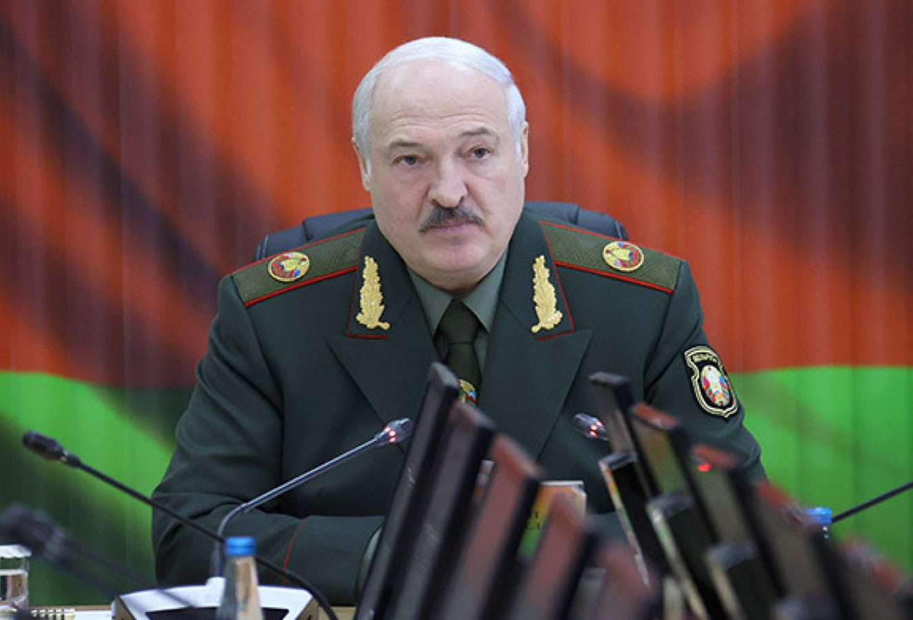 Putin's little helper: Belarus dictator opens second front against ...