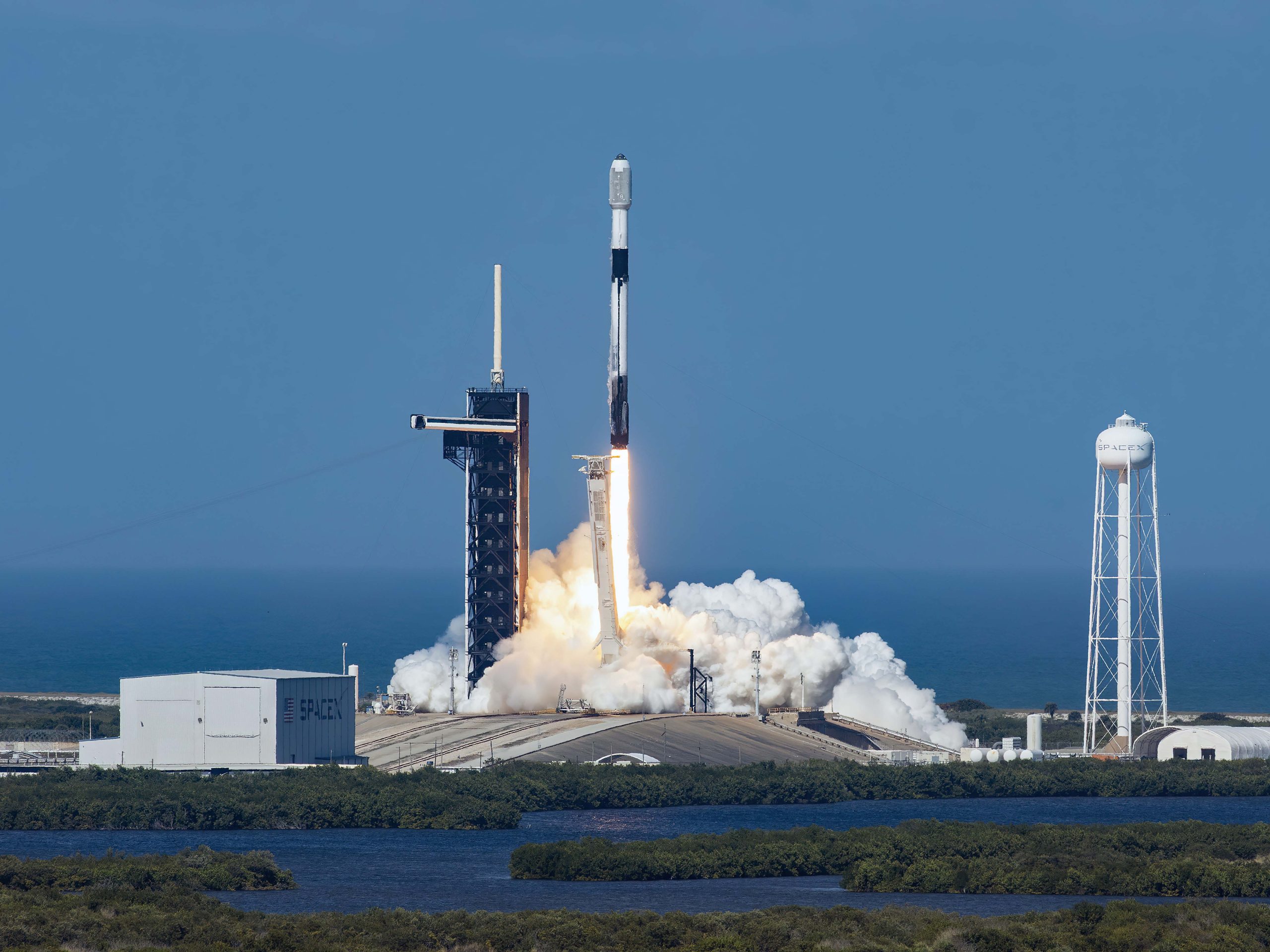 Commercial satellites are on the front lines of war today. Here’s what ...