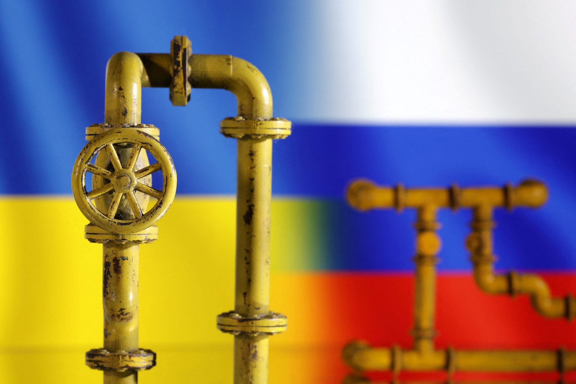 Ukraine and Moldova move to disarm Vladimir Putin’s energy weapon ...