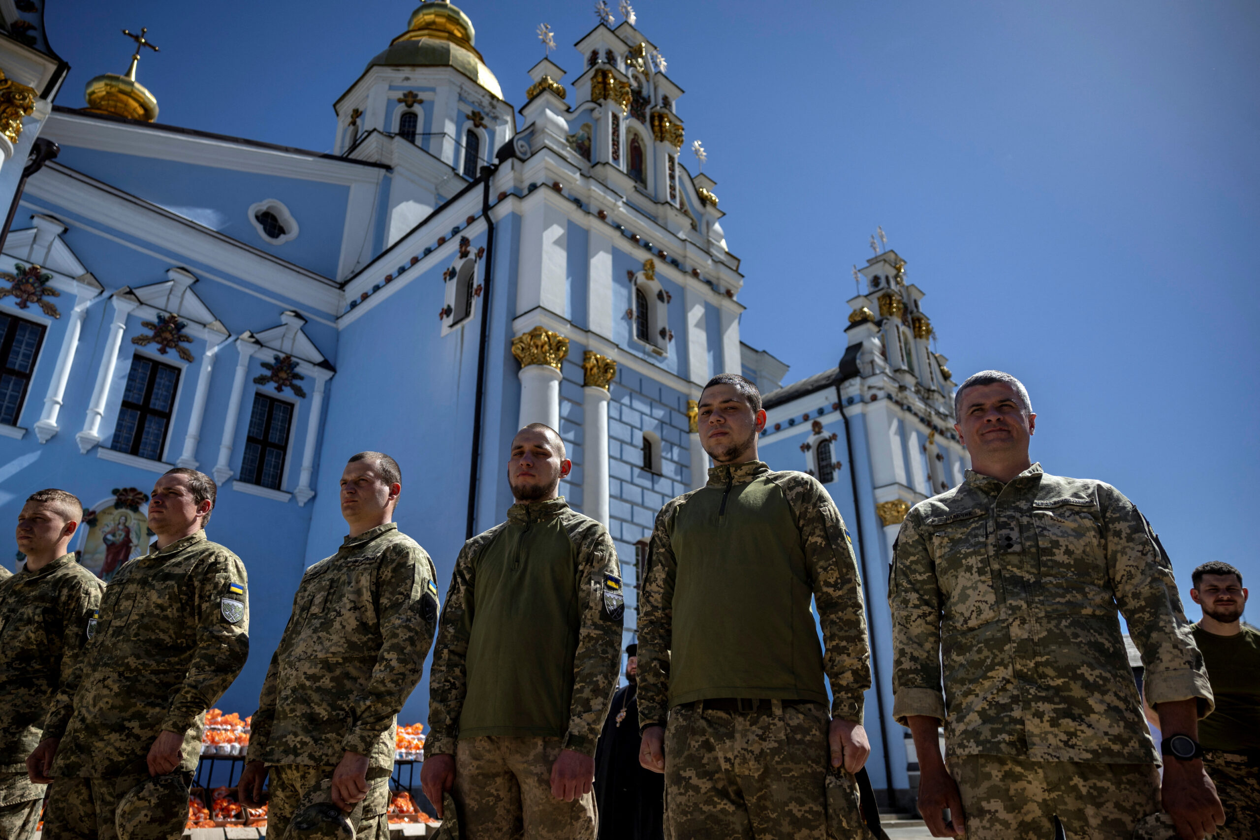Ukraine's new mobilization law leaves demobilization issue unresolved ...