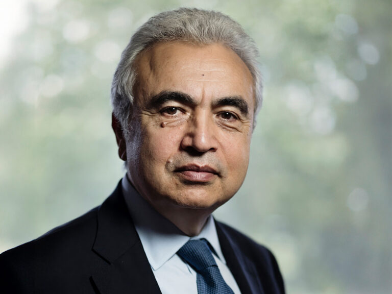 Nuclear power is ‘making a comeback’ around the world, says IEA ...