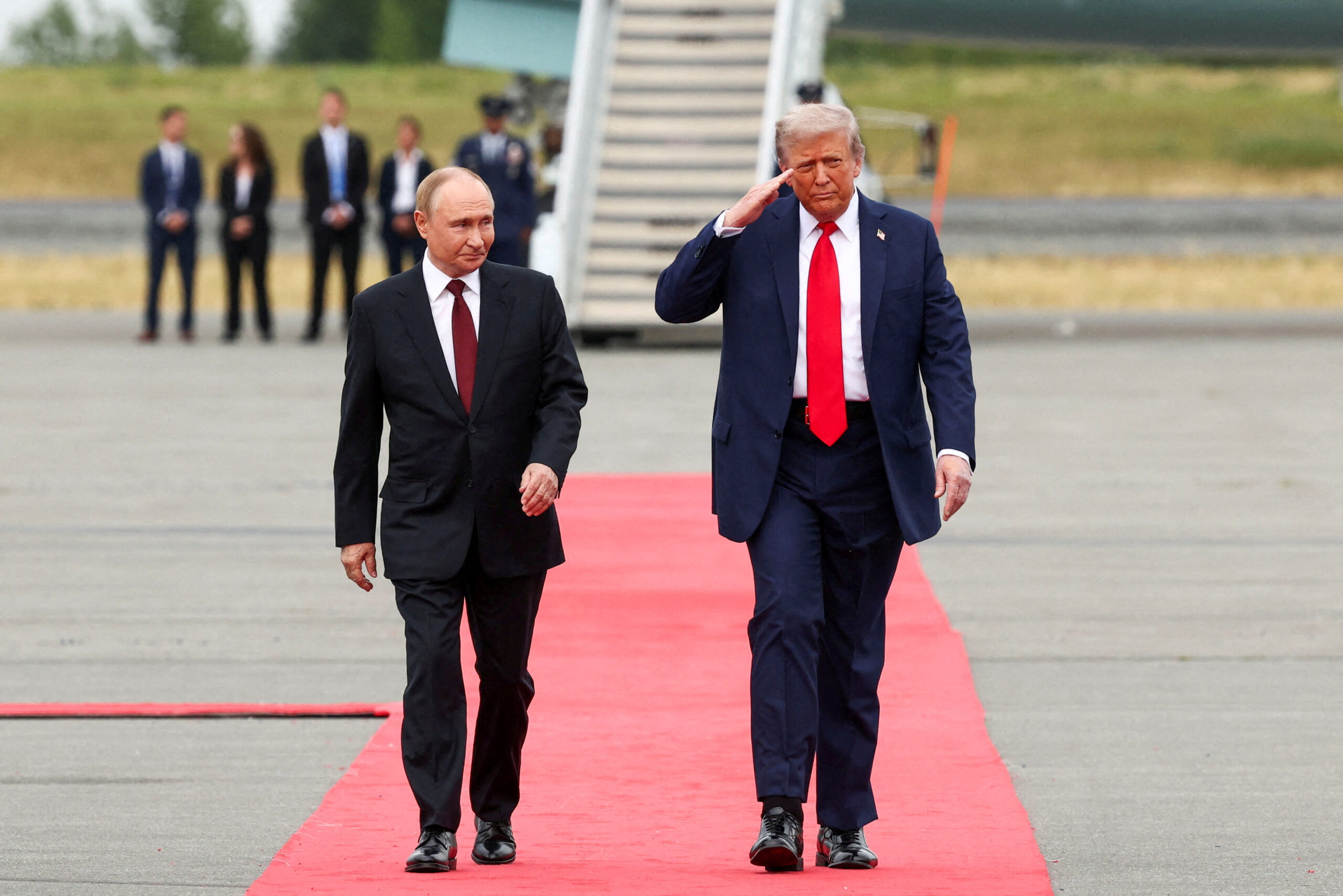 Ukrainians left dismayed as Trump gives Putin the red carpet treatment ...