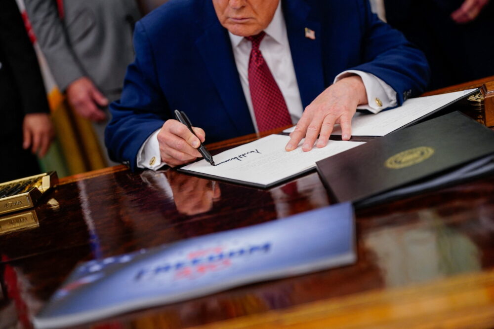 Reading between the lines of Trump’s new executive order on AI ...